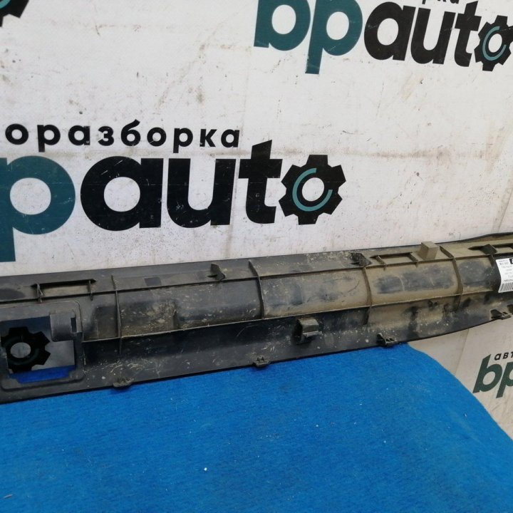 Накладка заднего бампера, узкая 52179-60050 для Toyota Land Cruiser ...