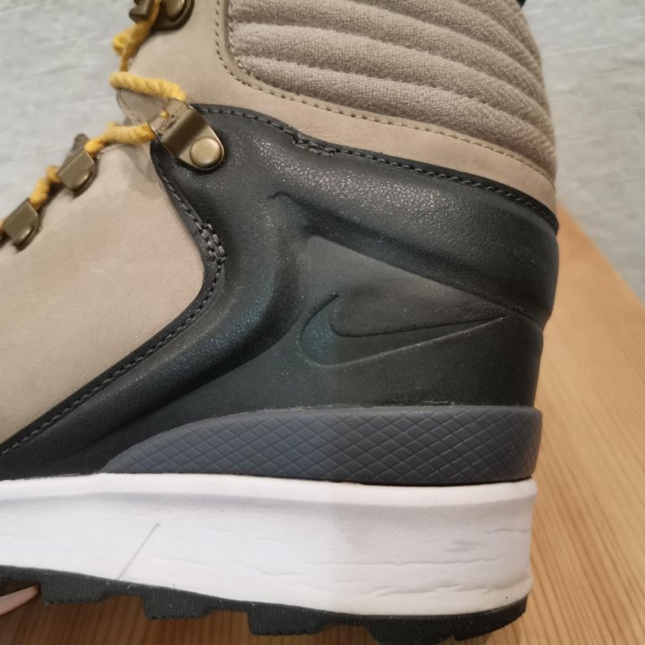 кроссовки сникеры Nike acg Astoria sky hi 37р в Москве, цена 1 900 руб ...