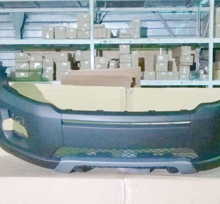 Land Rover Evoque Бампер передний дорестайлинг в Москве, цена 17 000 ...