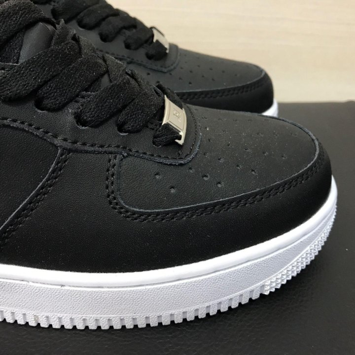 Кроссовки Nike Air Force 1 черно-белые купить в Москве, цена 3 500 руб ...