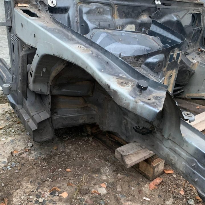 Кузов передняя часть Mercedes W212 в Москве, цена 18 000 руб ...