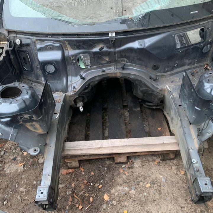 Кузов передняя часть Mercedes W212 в Москве, цена 18 000 руб ...