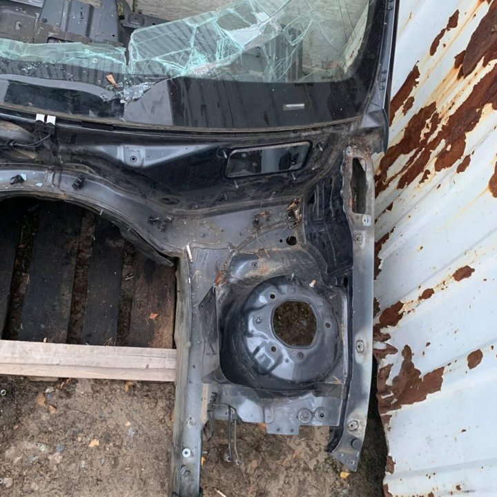 Кузов передняя часть Mercedes W212 в Москве, цена 18 000 руб ...