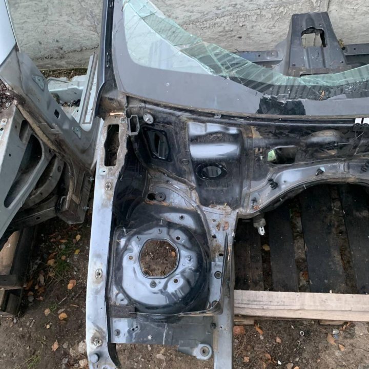 Кузов передняя часть Mercedes W212 в Москве, цена 18 000 руб ...