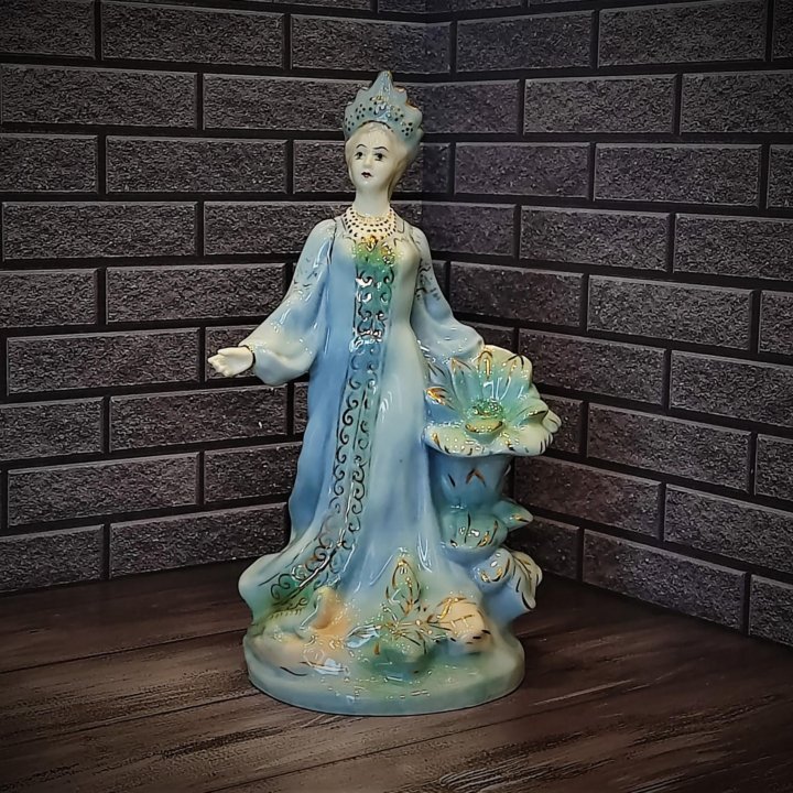 Фарфоровая статуэтка Хозяйка медной горы в Москве цена 4 950 руб Объявления о продаже в