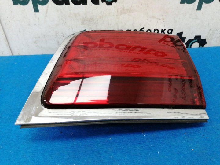 Фонарь в крышку багажника правый 81580-60210 для Lexus LX570, LX450D ...