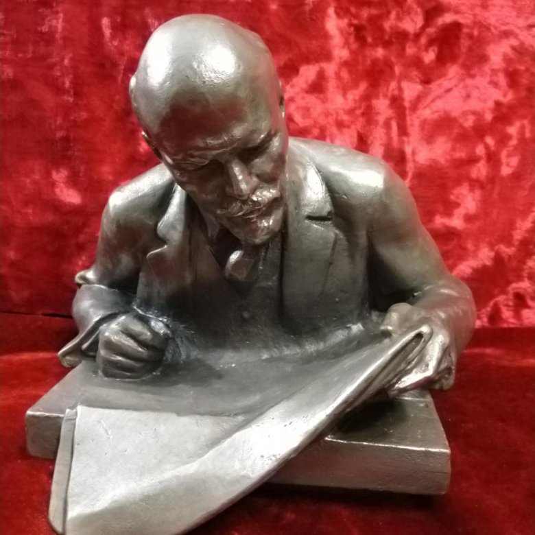 Статуэтка Ленин с газетой ПРАВДА СССР 1960е го купить в Казани цена 9 500 руб дата