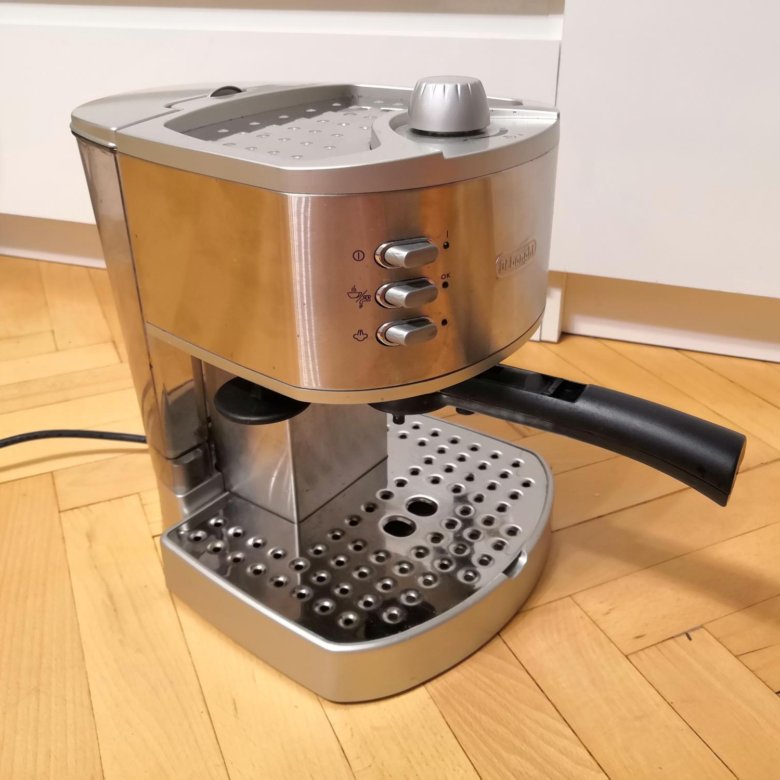 Кофеварка Delongi ec330s – купить в Москве, цена 1 500 руб., продано 20 ...