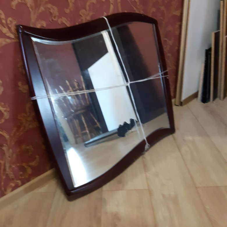 Зеркало в фигурной раме из темного дерева – купить в Хабаровске, цена 1 ...