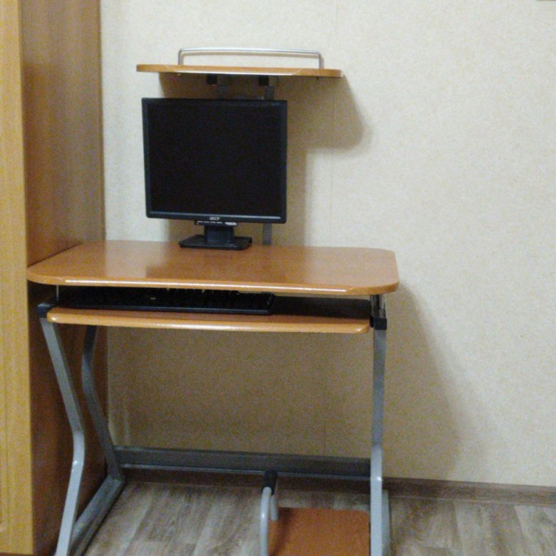 Компьютерный стол – купить в Сургуте, цена 700 руб., дата размещения ...