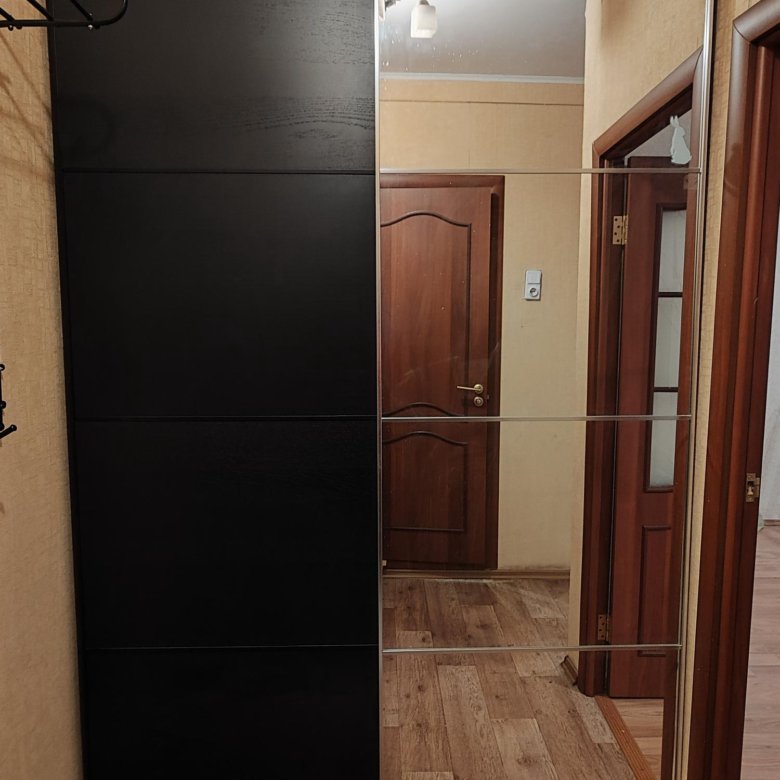 Шкаф купе икеа с зеркальной дверцей б/у – купить в Москве, цена 17 000 ...