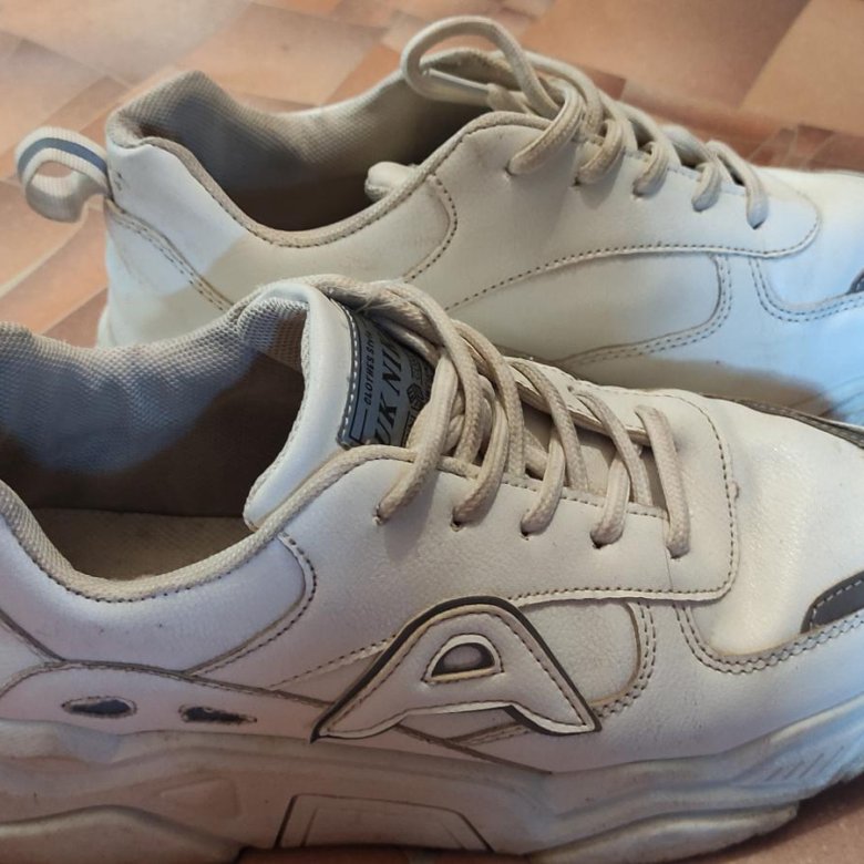 Кроссовки купить в Москве цена 150 руб дата размещения 17 07 2024 Обувь