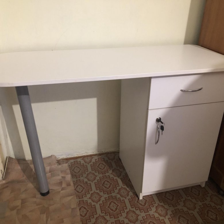 Стол маникюрный – купить в Иркутске, цена 3 000 руб., дата размещения ...